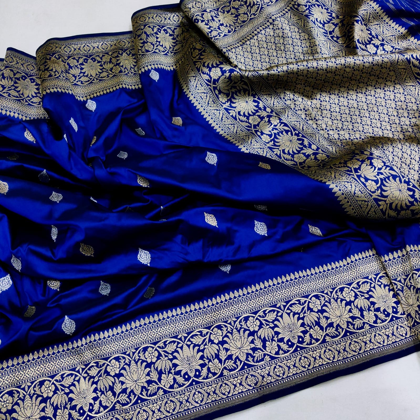 Banarasi Katan Silk Sari: A Testament to Elegance and Tradition ...