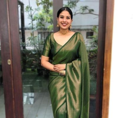 Why Solid Color Sarees Are a Must-Have - Sanskriti Cuttack