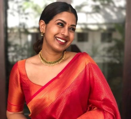 Discover the Elegance of Solid Color Sarees: Timeless Style in Every ...