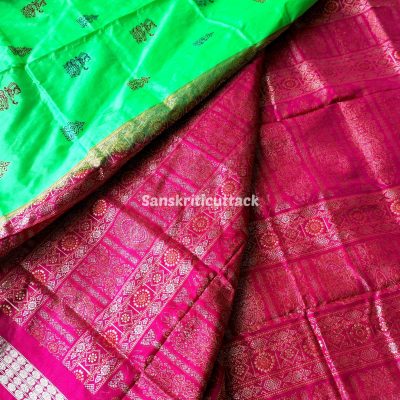 Indian Weaves: Elevate Your Style with Timeless Elegance - Sanskriti ...